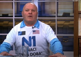 УНС :: Вести :: Симо Спасић приведен испред Специјалног суда: Бацио ...